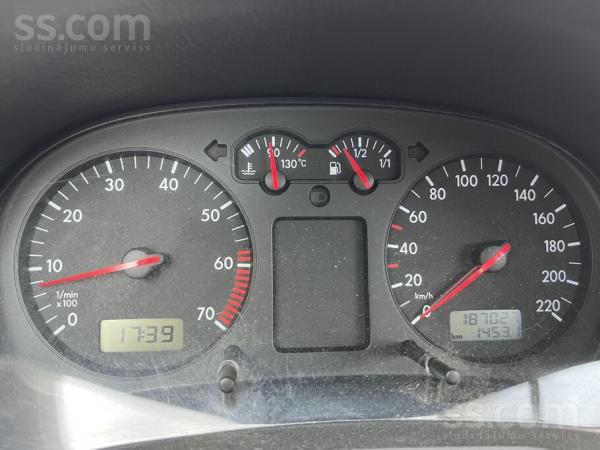 Black Volkswagen Golf 2001 in Madona, with an engine capacity of 1.40 L and mileage of 187 thousand km for 1750 €, photo 8 on AUTOMOTO.COM.LV