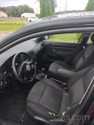 Melns Volkswagen Golf 2001 Rīga, ar dzinēja tilpumu 1.90 L un nobraukumu 366 tūkst. km par 750 €, foto 5 vietnē AUTOMOTO.COM.LV