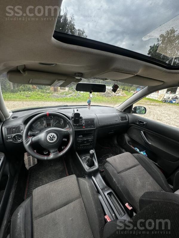 Фольксваген Гольф 2001 в Елгава на AUTOMOTO.COM.LV Черный Фольксваген Гольф 2001 в Елгава, объемом двигателя 2.30 л и пробегом 250 тыс. км за 1800 €, фото 11 на AUTOMOTO.COM.LV