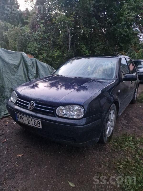 Volkswagen Golf 2001 Liepāja vietnē Melns Volkswagen Golf 2001 Liepāja, ar dzinēja tilpumu 1.90 L un nobraukumu 613 tūkst. km par 1000 €, foto 1 vietnē AUTOMOTO.COM.LV