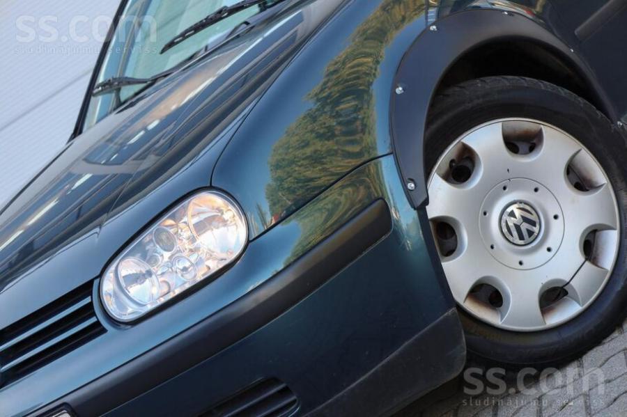 Black Volkswagen Golf 2001 in Riga, with an engine capacity of 2.00 L and mileage of 117 thousand km for 2495 €, photo 3 on AUTOMOTO.COM.LV
