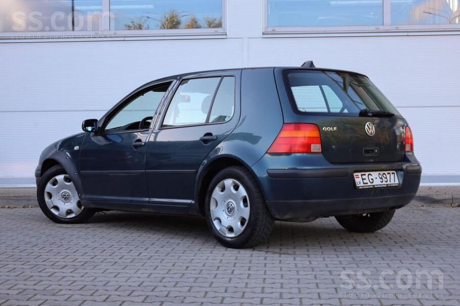 Black Volkswagen Golf 2001 in Riga, with an engine capacity of 2.00 L and mileage of 117 thousand km for 2495 €, photo 6 on AUTOMOTO.COM.LV