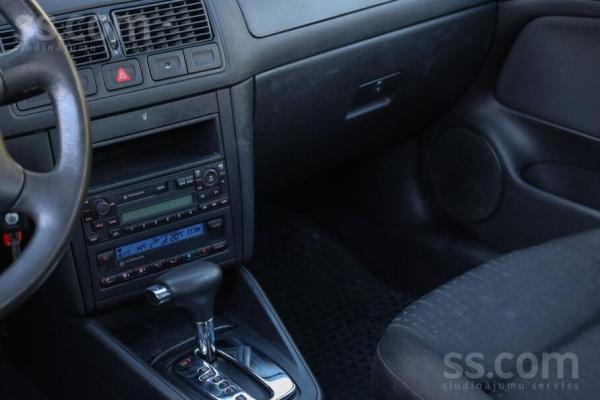 Melns Volkswagen Golf 2001 Rīga, ar dzinēja tilpumu 2.00 L un nobraukumu 117 tūkst. km par 2495 €, foto 11 vietnē AUTOMOTO.COM.LV
