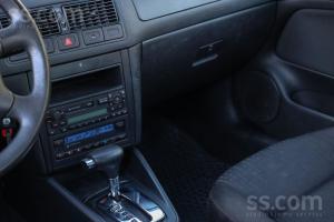 Black Volkswagen Golf 2001 in Riga, with an engine capacity of 2.00 L and mileage of 117 thousand km for 2495 €, photo 11 on AUTOMOTO.COM.LV