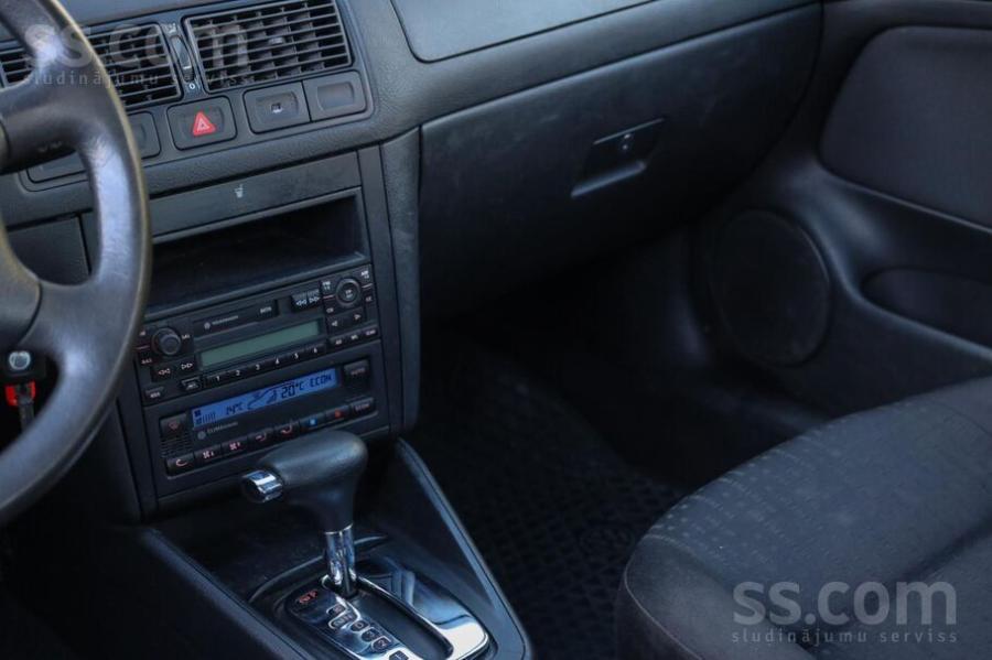Black Volkswagen Golf 2001 in Riga, with an engine capacity of 2.00 L and mileage of 117 thousand km for 2495 €, photo 11 on AUTOMOTO.COM.LV