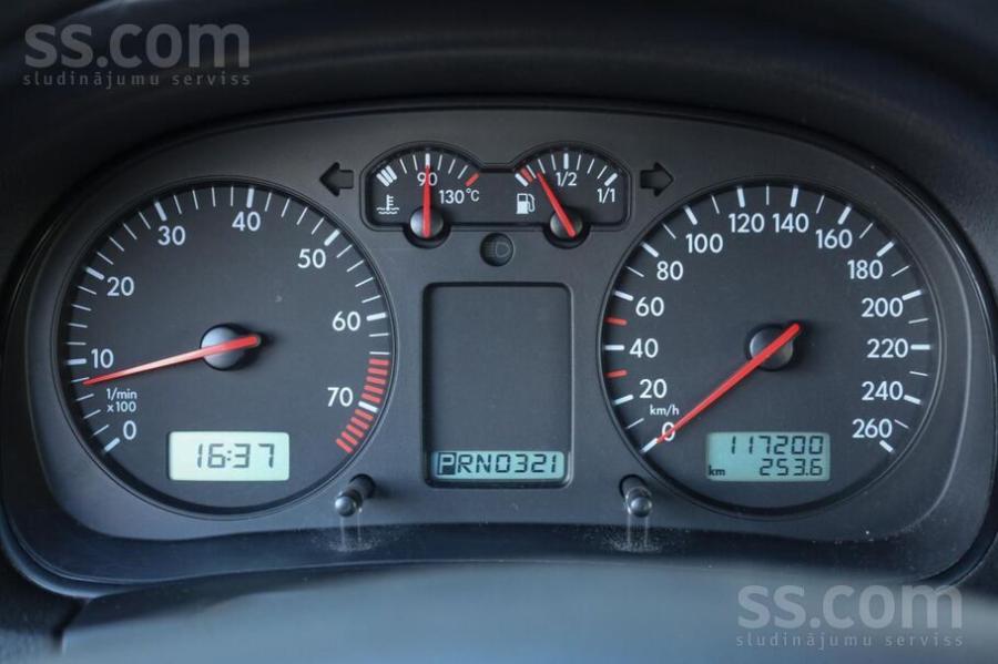 Black Volkswagen Golf 2001 in Riga, with an engine capacity of 2.00 L and mileage of 117 thousand km for 2495 €, photo 16 on AUTOMOTO.COM.LV