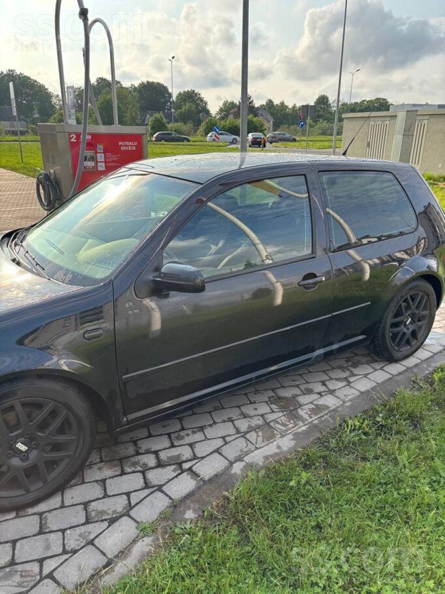 Black Volkswagen Golf 2002 in Riga, with an engine capacity of 1.90 L and mileage of 360 thousand km for 1850 €, photo 3 on AUTOMOTO.COM.LV