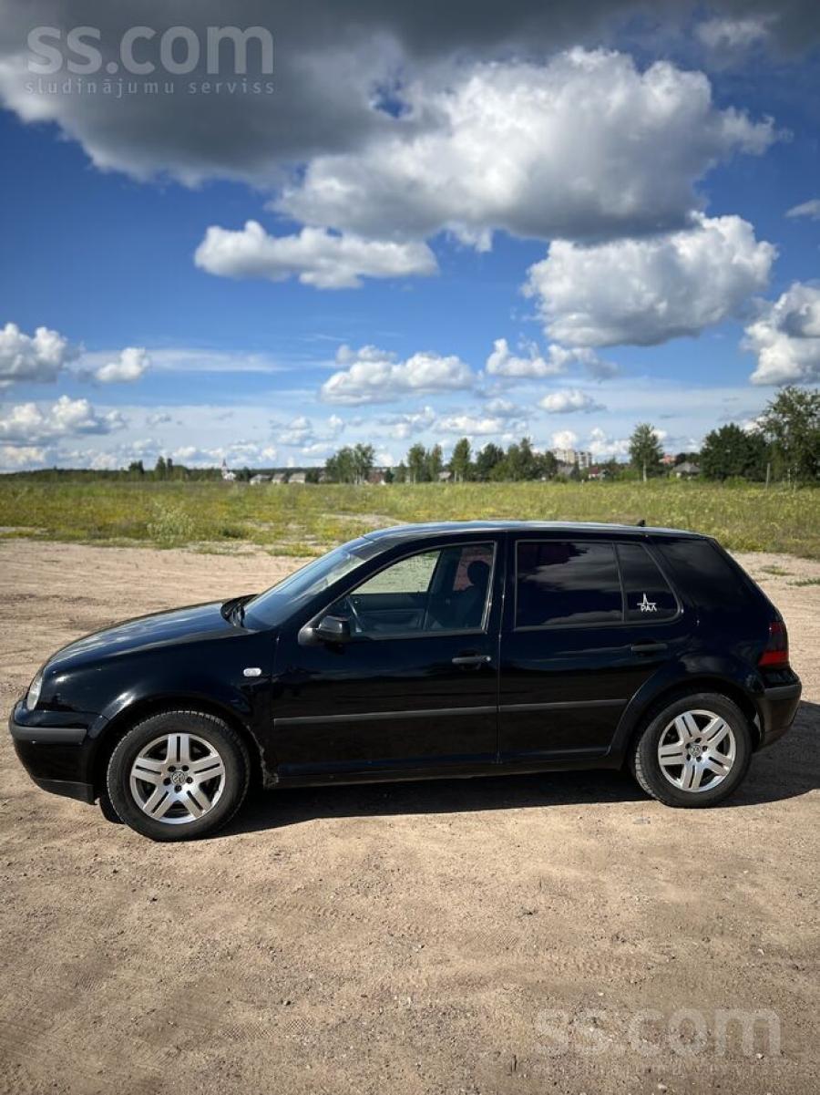 Black Volkswagen Golf 2002 in Daugavpils, with an engine capacity of 1.90 L and mileage of 407 thousand km for 1200 €, photo 4 on AUTOMOTO.COM.LV