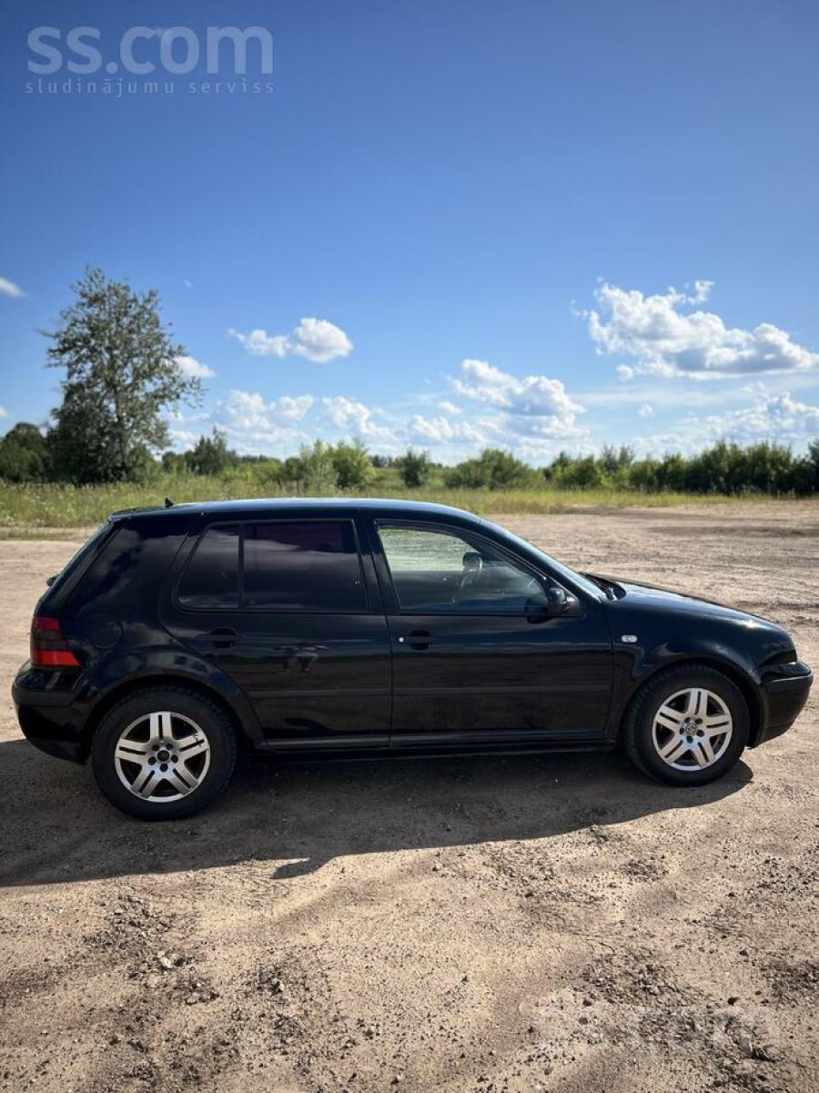Black Volkswagen Golf 2002 in Daugavpils, with an engine capacity of 1.90 L and mileage of 407 thousand km for 1200 €, photo 7 on AUTOMOTO.COM.LV