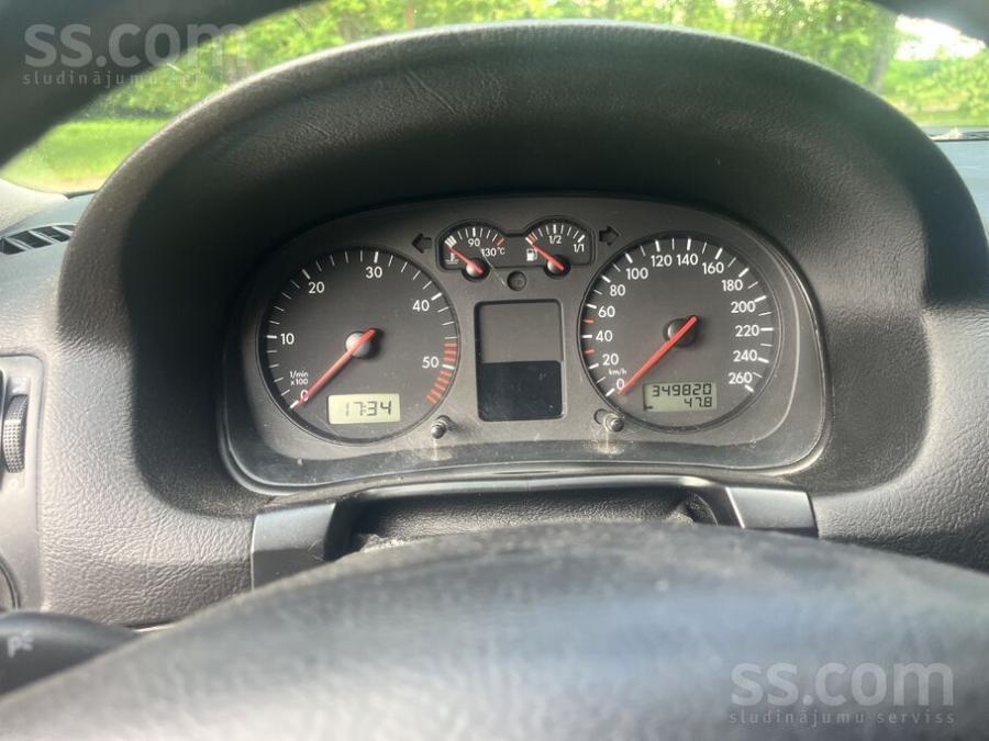Melns Volkswagen Golf 2002 Aizkraukle, ar dzinēja tilpumu 1.90 L un nobraukumu 350 tūkst. km par 900 €, foto 4 vietnē AUTOMOTO.COM.LV