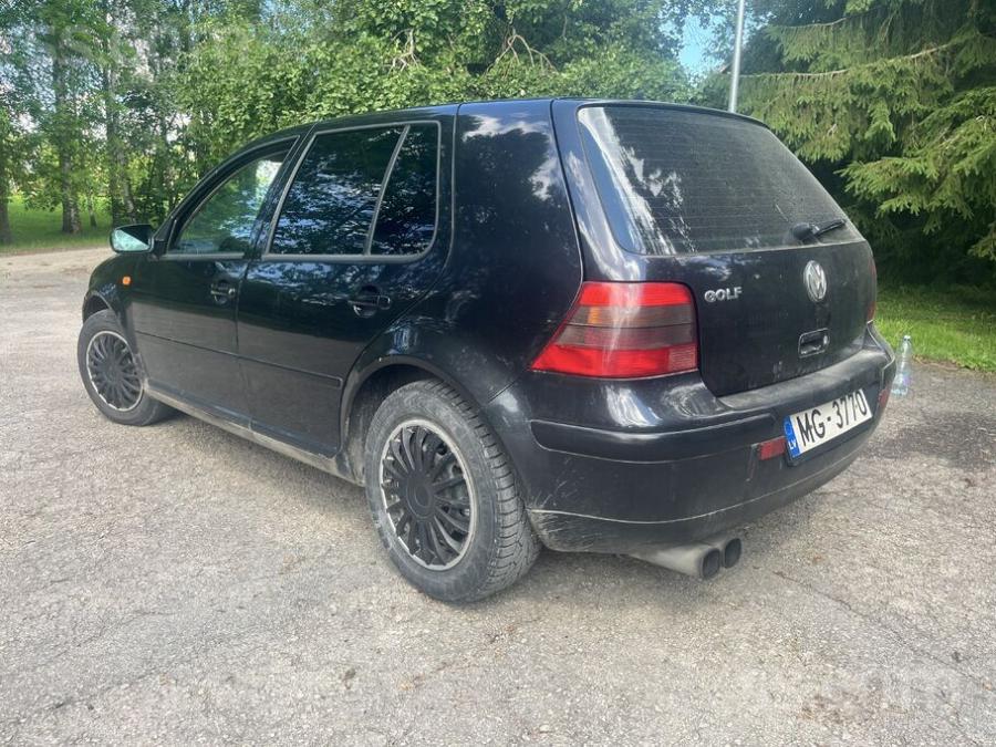 Melns Volkswagen Golf 2002 Aizkraukle, ar dzinēja tilpumu 1.90 L un nobraukumu 350 tūkst. km par 900 €, foto 8 vietnē AUTOMOTO.COM.LV
