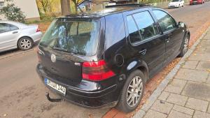 Melns Volkswagen Golf 2002 Marijampole, ar dzinēja tilpumu 1.90 L un nobraukumu 250 tūkst. km par 2200 €, foto 3 vietnē AUTOMOTO.COM.LV
