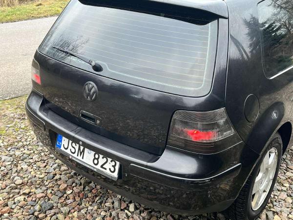 Black Volkswagen Golf 2002 in Panevezys, with an engine capacity of 1.90 L and mileage of 510 thousand km for 1450 €, photo 6 on AUTOMOTO.COM.LV