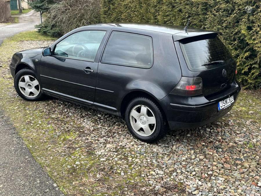 Black Volkswagen Golf 2002 in Panevezys, with an engine capacity of 1.90 L and mileage of 510 thousand km for 1450 €, photo 8 on AUTOMOTO.COM.LV