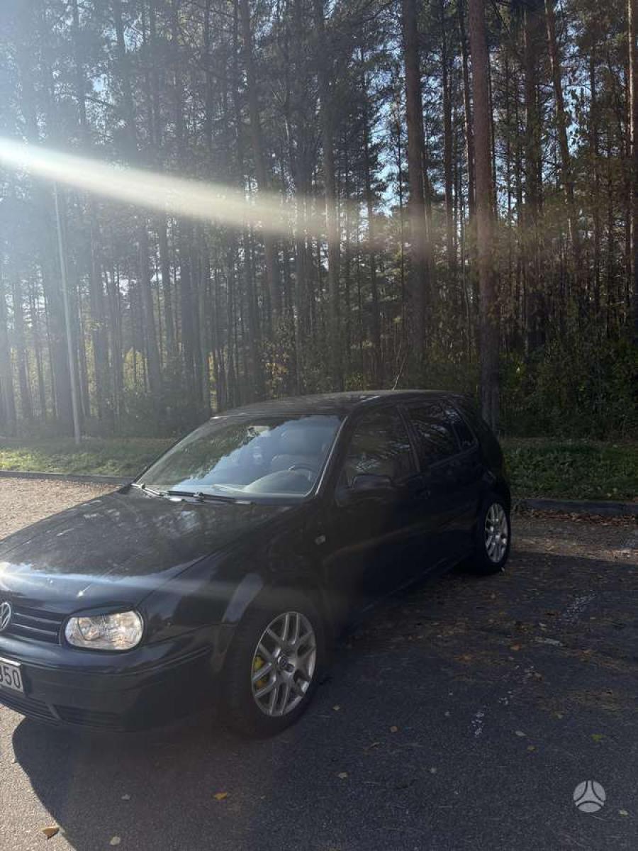 Melns Volkswagen Golf 2002 Visaginas, ar dzinēja tilpumu 0.00 L un nobraukumu 3934 tūkst. km par 1800 €, foto 3 vietnē AUTOMOTO.COM.LV