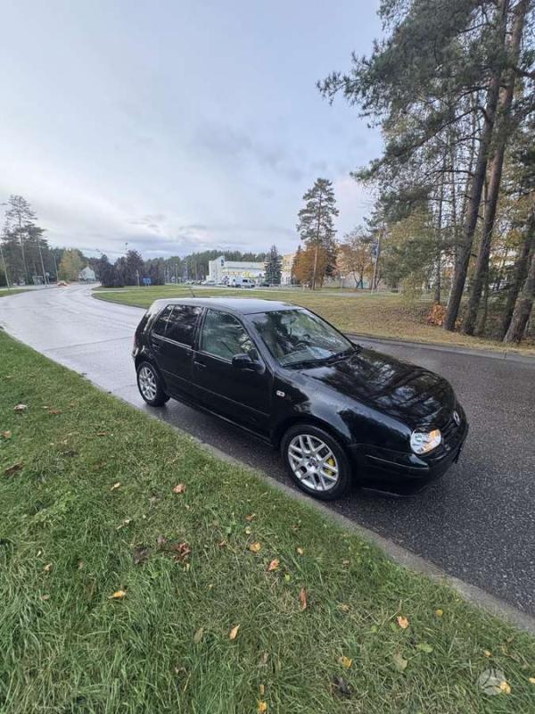Black Volkswagen Golf 2002 in Visaginas, with an engine capacity of 0.00 L and mileage of 3934 thousand km for 1800 €, photo 7 on AUTOMOTO.COM.LV