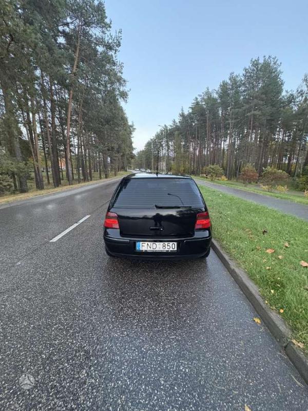Black Volkswagen Golf 2002 in Visaginas, with an engine capacity of 0.00 L and mileage of 3934 thousand km for 1800 €, photo 8 on AUTOMOTO.COM.LV