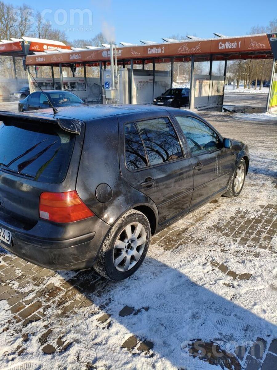 Black Volkswagen Golf 2002 in Jelgava, with an engine capacity of 1.90 L and mileage of 350 thousand km for 850 €, photo 5 on AUTOMOTO.COM.LV