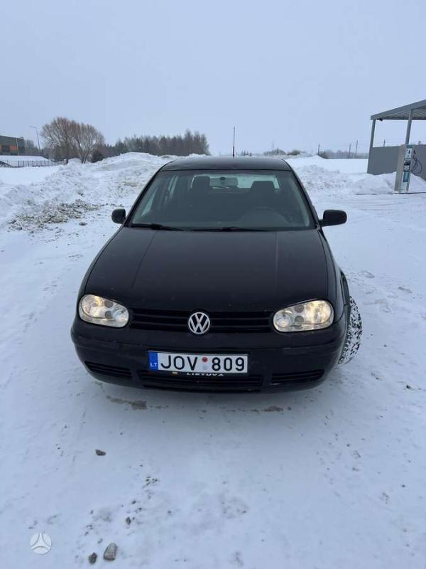 Melns Volkswagen Golf 2002 Panevēža, ar dzinēja tilpumu 1.90 L un nobraukumu 397 tūkst. km par 1400 €, foto 1 vietnē AUTOMOTO.COM.LV