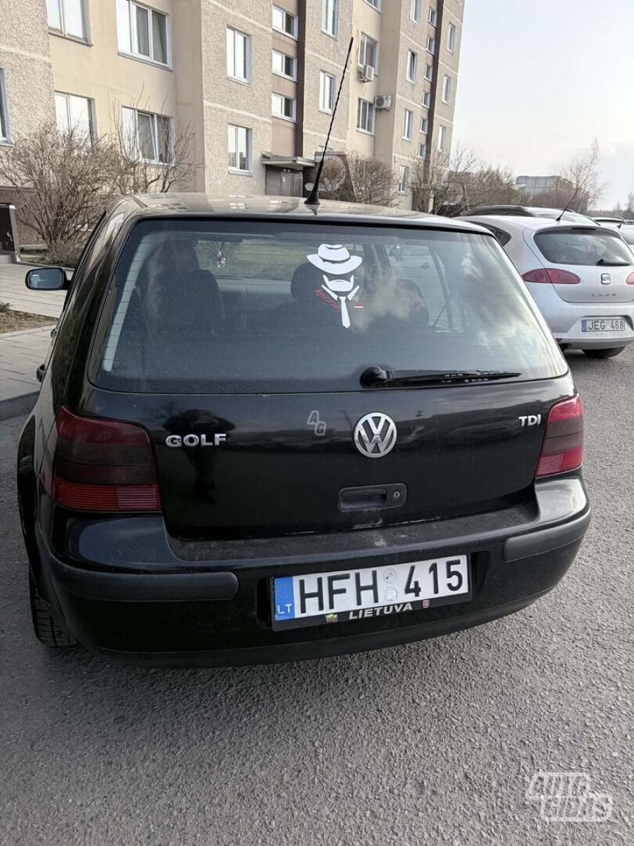 Melns Volkswagen Golf 2002 Panevēža, ar dzinēja tilpumu 1.90 L un nobraukumu 278 tūkst. km par 999 €, foto 2 vietnē AUTOMOTO.COM.LV