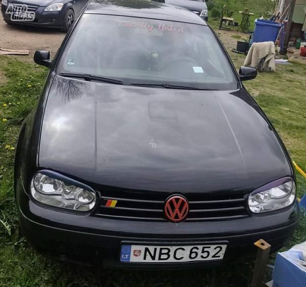 Black Volkswagen Golf 2002 in Sakiai, with an engine capacity of 1.60 L and mileage of 252 thousand km for 750 €, photo 1 on AUTOMOTO.COM.LV