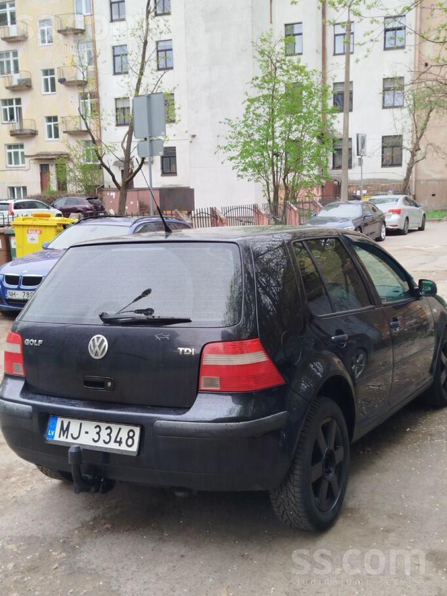 Melns Volkswagen Golf 2002 Rīga, ar dzinēja tilpumu 1.90 L un nobraukumu 277 tūkst. km par 1200 €, foto 3 vietnē AUTOMOTO.COM.LV