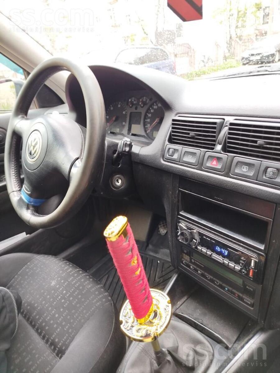 Melns Volkswagen Golf 2002 Rīga, ar dzinēja tilpumu 1.90 L un nobraukumu 277 tūkst. km par 1200 €, foto 9 vietnē AUTOMOTO.COM.LV