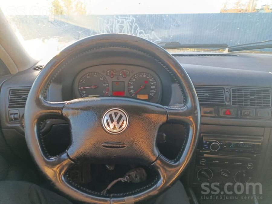 Melns Volkswagen Golf 2002 Rīga, ar dzinēja tilpumu 1.60 L un nobraukumu 331 tūkst. km par 1200 €, foto 9 vietnē AUTOMOTO.COM.LV
