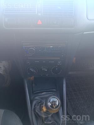 Melns Volkswagen Golf 2002 Rīga, ar dzinēja tilpumu 1.60 L un nobraukumu 331 tūkst. km par 1200 €, foto 10 vietnē AUTOMOTO.COM.LV