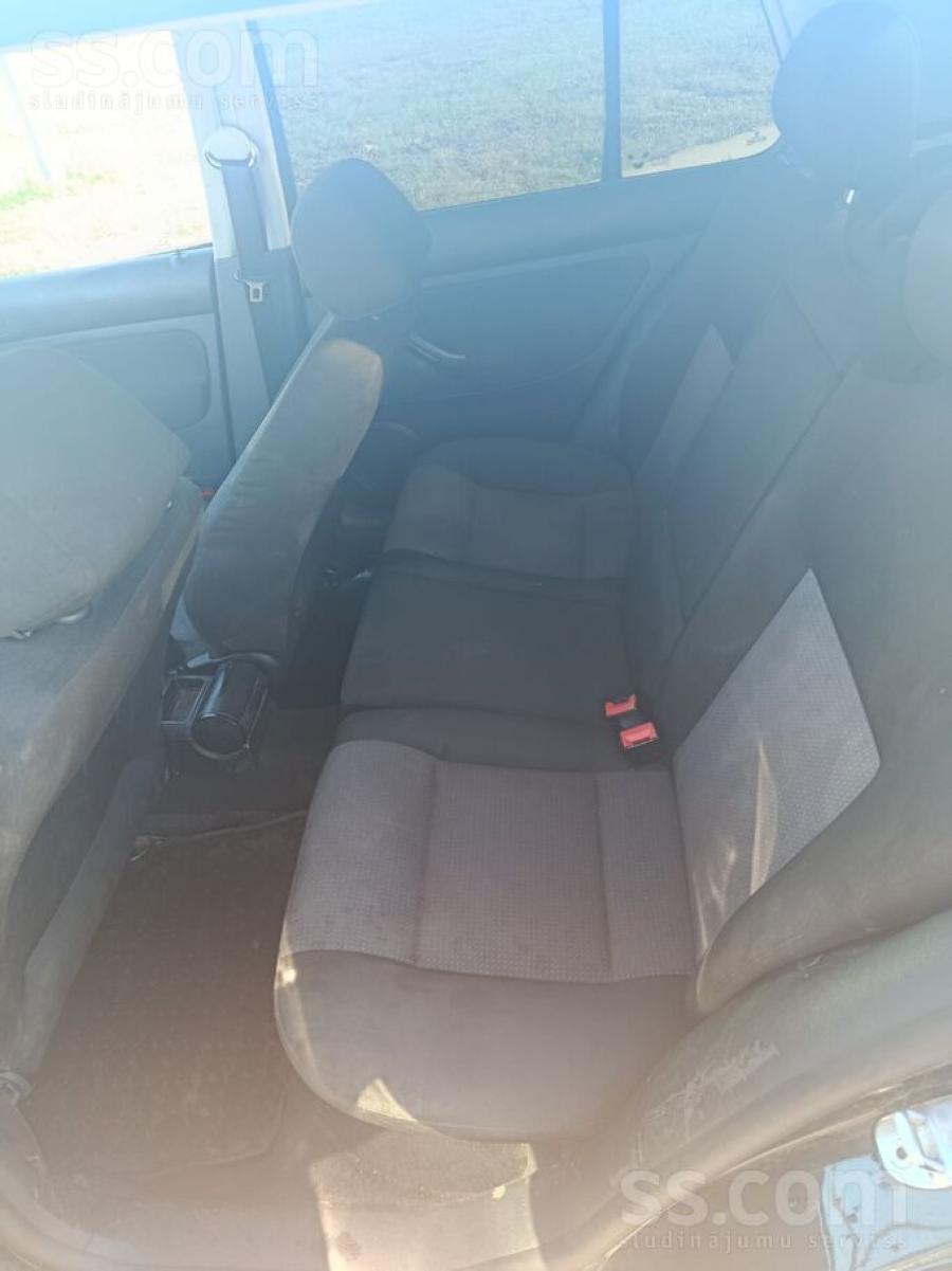 Melns Volkswagen Golf 2002 Rīga, ar dzinēja tilpumu 1.60 L un nobraukumu 331 tūkst. km par 1200 €, foto 13 vietnē AUTOMOTO.COM.LV