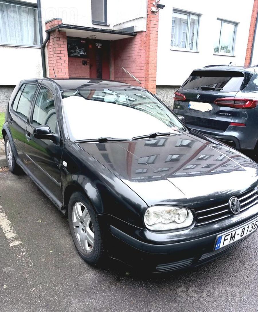 Black Volkswagen Golf 2002 in Riga, with an engine capacity of 1.40 L and mileage of 83 thousand km for 1200 €, photo 3 on AUTOMOTO.COM.LV