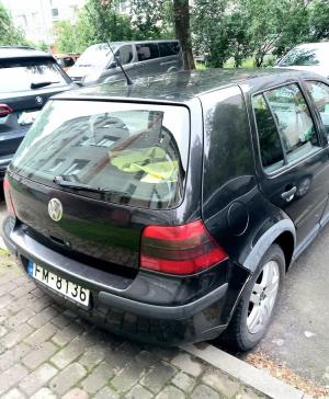 Black Volkswagen Golf 2002 in Riga, with an engine capacity of 1.40 L and mileage of 83 thousand km for 1200 €, photo 4 on AUTOMOTO.COM.LV