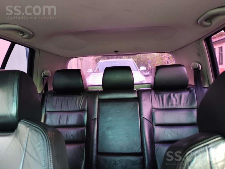 Black Volkswagen Golf 2002 in Riga, with an engine capacity of 2.00 L and mileage of 273 thousand km for 1900 €, photo 8 on AUTOMOTO.COM.LV