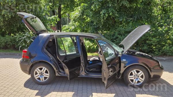 Black Volkswagen Golf 2002 in Riga, with an engine capacity of 1.40 L and mileage of 0 thousand km for 1370 €, photo 2 on AUTOMOTO.COM.LV