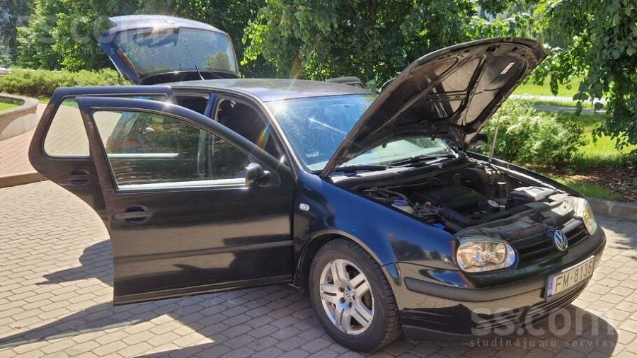 Black Volkswagen Golf 2002 in Riga, with an engine capacity of 1.40 L and mileage of 0 thousand km for 1370 €, photo 14 on AUTOMOTO.COM.LV
