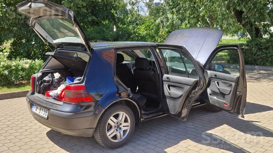 Black Volkswagen Golf 2002 in Riga, with an engine capacity of 1.40 L and mileage of 0 thousand km for 1370 €, photo 16 on AUTOMOTO.COM.LV