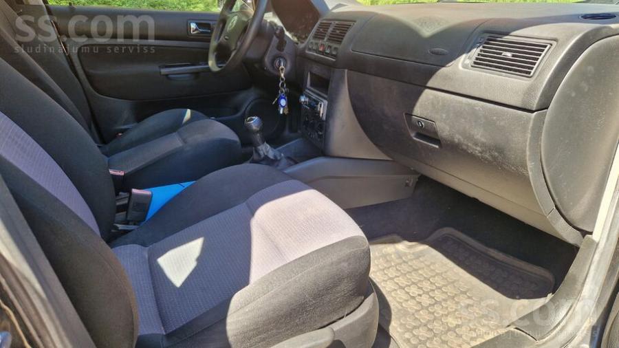 Black Volkswagen Golf 2002 in Riga, with an engine capacity of 1.40 L and mileage of 0 thousand km for 1370 €, photo 19 on AUTOMOTO.COM.LV