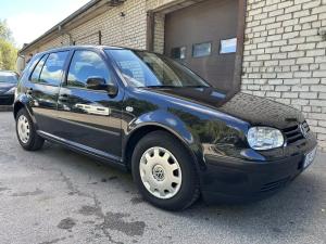 Black Volkswagen Golf 2002 in Limbazi, with an engine capacity of 1.40 L and mileage of 223 thousand km for 2250 €, photo 4 on AUTOMOTO.COM.LV