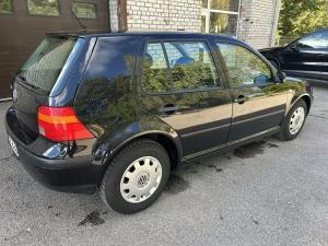 Black Volkswagen Golf 2002 in Limbazi, with an engine capacity of 1.40 L and mileage of 223 thousand km for 2250 €, photo 5 on AUTOMOTO.COM.LV