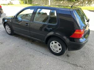 Black Volkswagen Golf 2002 in Limbazi, with an engine capacity of 1.40 L and mileage of 223 thousand km for 2250 €, photo 7 on AUTOMOTO.COM.LV