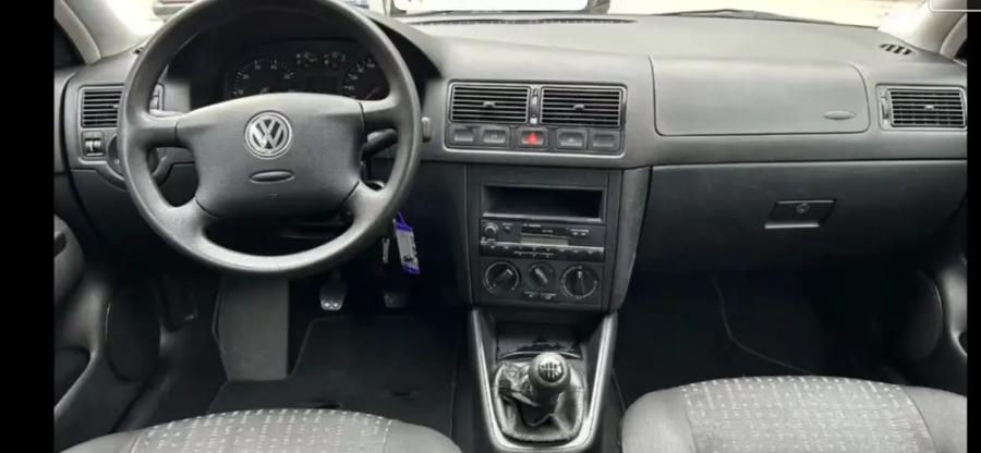 Black Volkswagen Golf 2002 in Limbazi, with an engine capacity of 1.40 L and mileage of 223 thousand km for 2250 €, photo 9 on AUTOMOTO.COM.LV