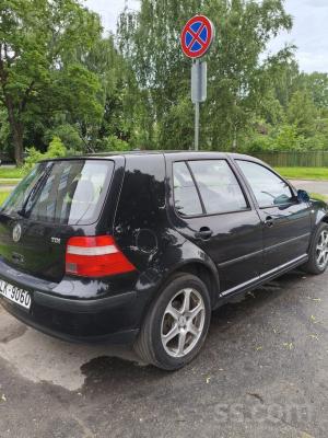 Melns Volkswagen Golf 2002 Rīga, ar dzinēja tilpumu 1.90 L un nobraukumu 270 tūkst. km par 1600 €, foto 4 vietnē AUTOMOTO.COM.LV