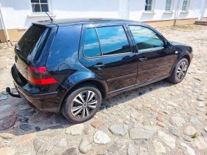 Melns Volkswagen Golf 2002 Utena, ar dzinēja tilpumu 1.90 L un nobraukumu 330 tūkst. km par 1650 €, foto 4 vietnē AUTOMOTO.COM.LV