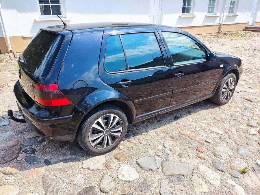 Melns Volkswagen Golf 2002 Utena, ar dzinēja tilpumu 1.90 L un nobraukumu 330 tūkst. km par 1650 €, foto 4 vietnē AUTOMOTO.COM.LV