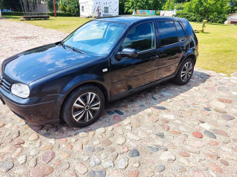 Melns Volkswagen Golf 2002 Utena, ar dzinēja tilpumu 1.90 L un nobraukumu 330 tūkst. km par 1650 €, foto 5 vietnē AUTOMOTO.COM.LV