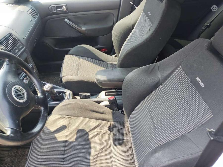 Melns Volkswagen Golf 2002 Utena, ar dzinēja tilpumu 1.90 L un nobraukumu 330 tūkst. km par 1650 €, foto 8 vietnē AUTOMOTO.COM.LV