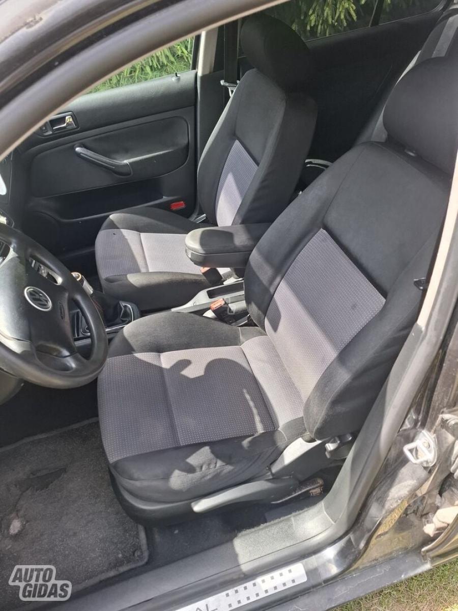 Melns Volkswagen Golf 2002 Elektrėnai, ar dzinēja tilpumu 1.90 L un nobraukumu 389 tūkst. km par 1000 €, foto 14 vietnē AUTOMOTO.COM.LV
