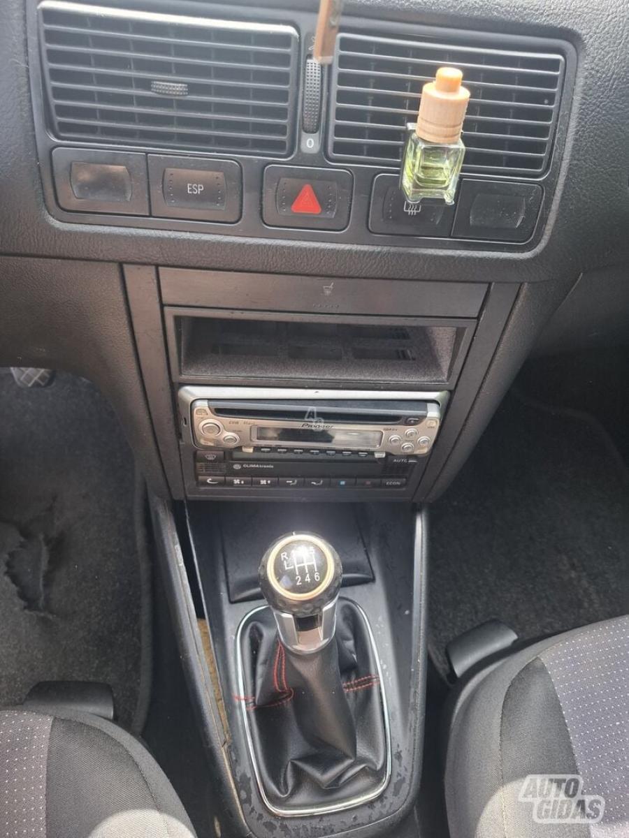 Melns Volkswagen Golf 2002 Elektrėnai, ar dzinēja tilpumu 1.90 L un nobraukumu 389 tūkst. km par 1000 €, foto 15 vietnē AUTOMOTO.COM.LV