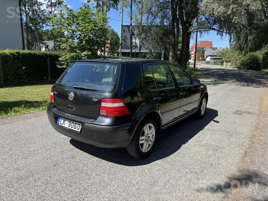 Black Volkswagen Golf 2002 in Riga, with an engine capacity of 1.90 L and mileage of 270 thousand km for 2250 €, photo 4 on AUTOMOTO.COM.LV