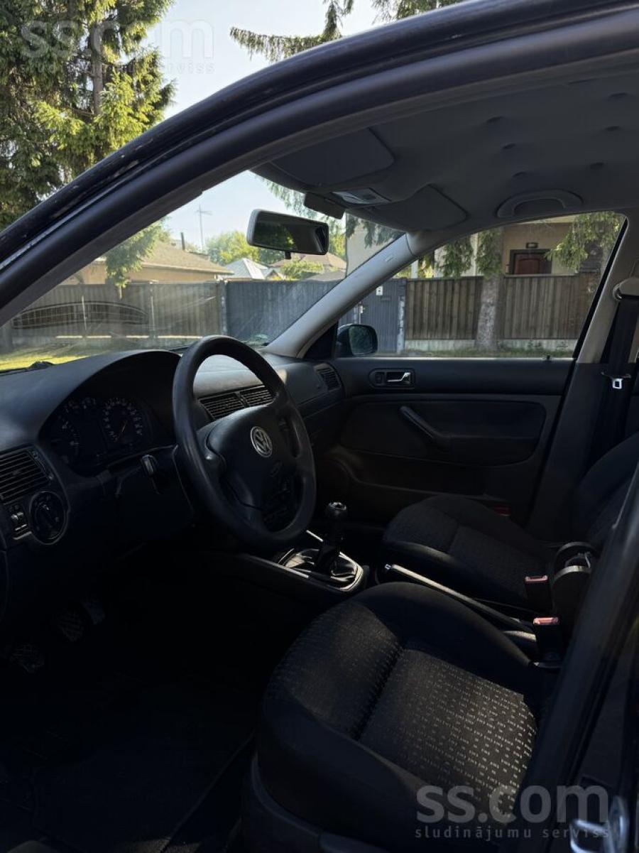Black Volkswagen Golf 2002 in Riga, with an engine capacity of 1.90 L and mileage of 270 thousand km for 2250 €, photo 8 on AUTOMOTO.COM.LV